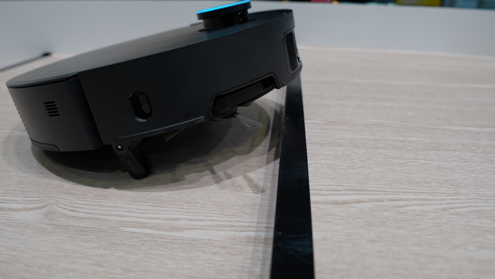 Dreame X50 Ultra Review: A Robot Vacuum and Mop that LEAPS