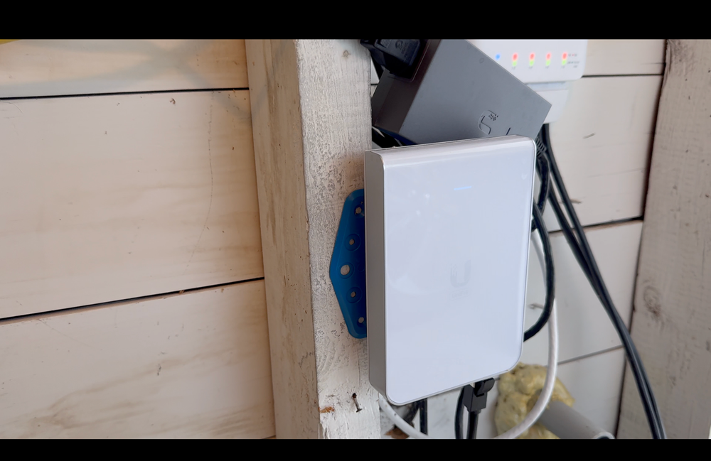 Ubiquiti UniFi Home Network and Rack Setup 2025