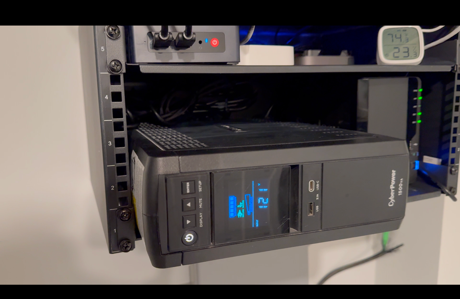 Ubiquiti UniFi Home Network and Rack Setup 2025