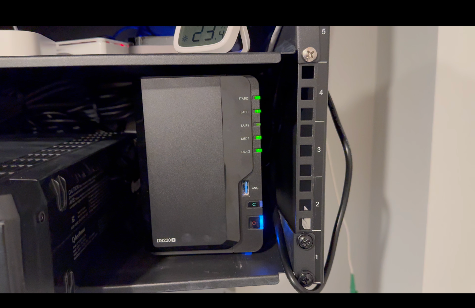 Ubiquiti UniFi Home Network and Rack Setup 2025