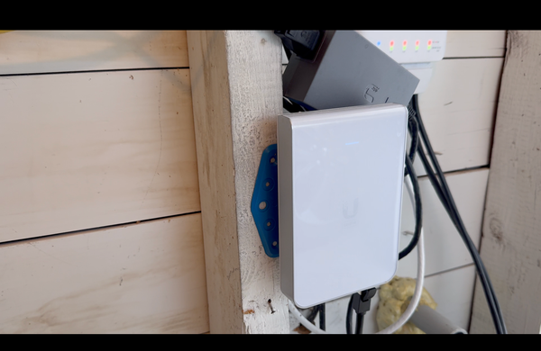 Ubiquiti UniFi Home Network and Rack Setup 2025